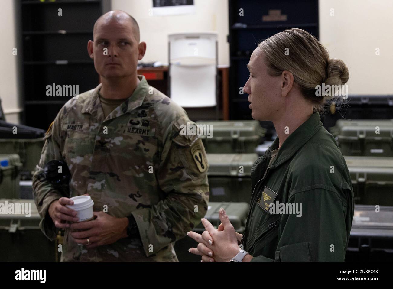 USA Army Colonel Bryan M. Martin, kommandierender Offizier, 196 ...