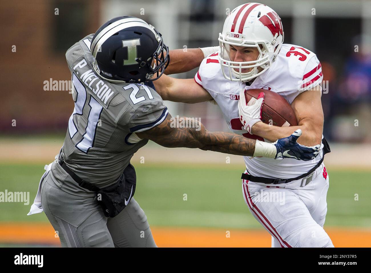 CHAMPAIGN, IL - OCTOBER 28: Wisconsin Badger running back Garrett ...