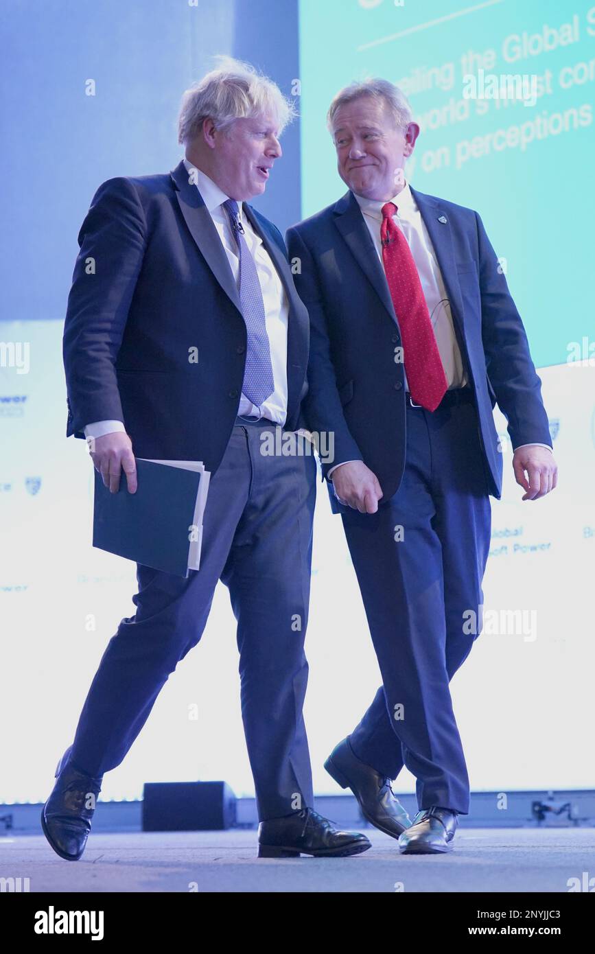 Ehemaliger Premierminister Boris Johnson bei David Haigh, CEO von Brand ...