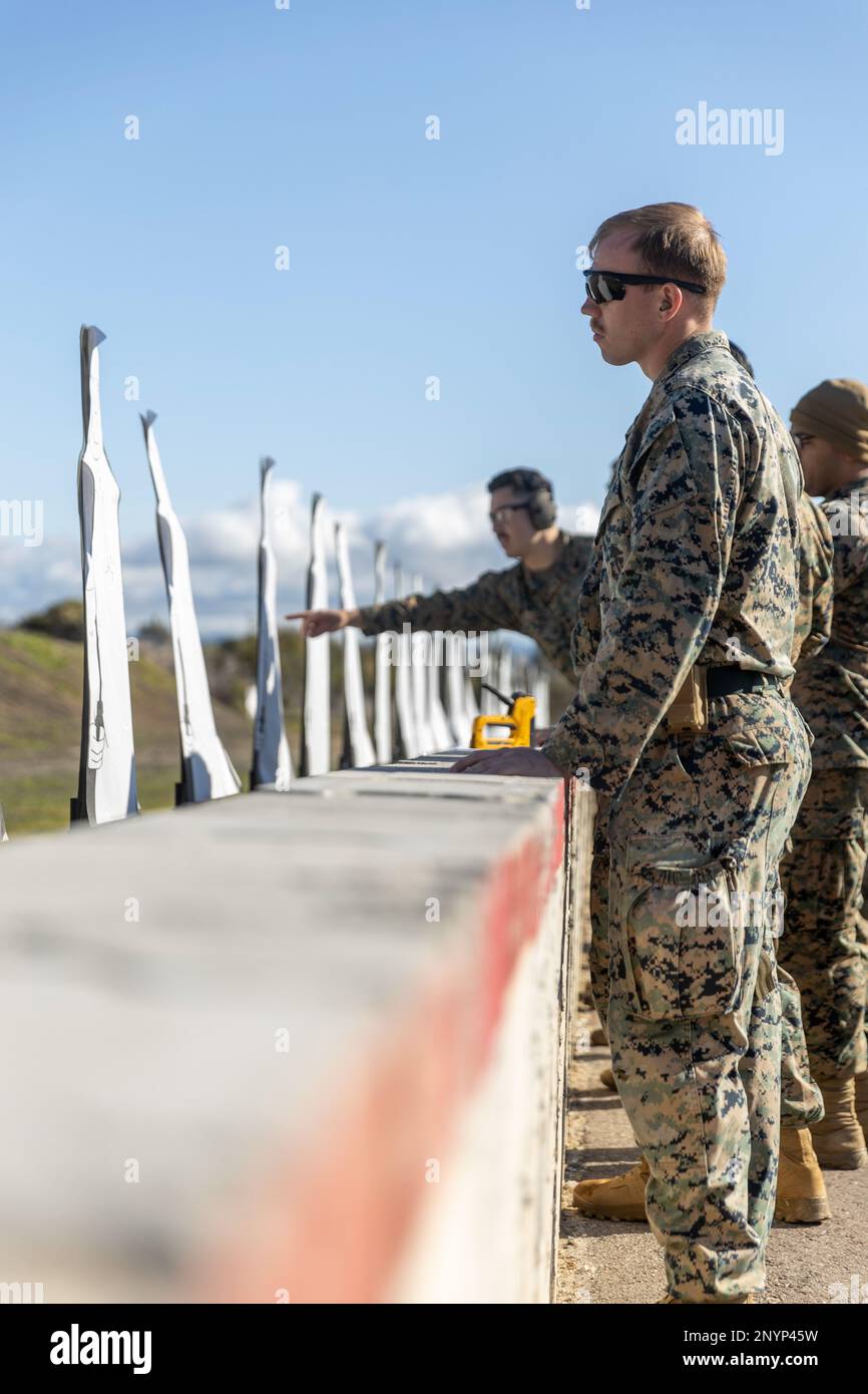 USA Marine Corps Sgt. Bailey Mowry, ein Feuerwehrmann mit 1. Air Naval ...