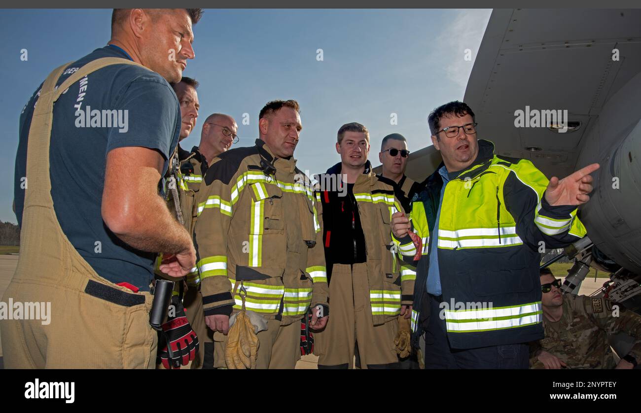 Frank Wies, 52. Zivilingenieur, Feuerwehrstreifenkommando, trainiert ...