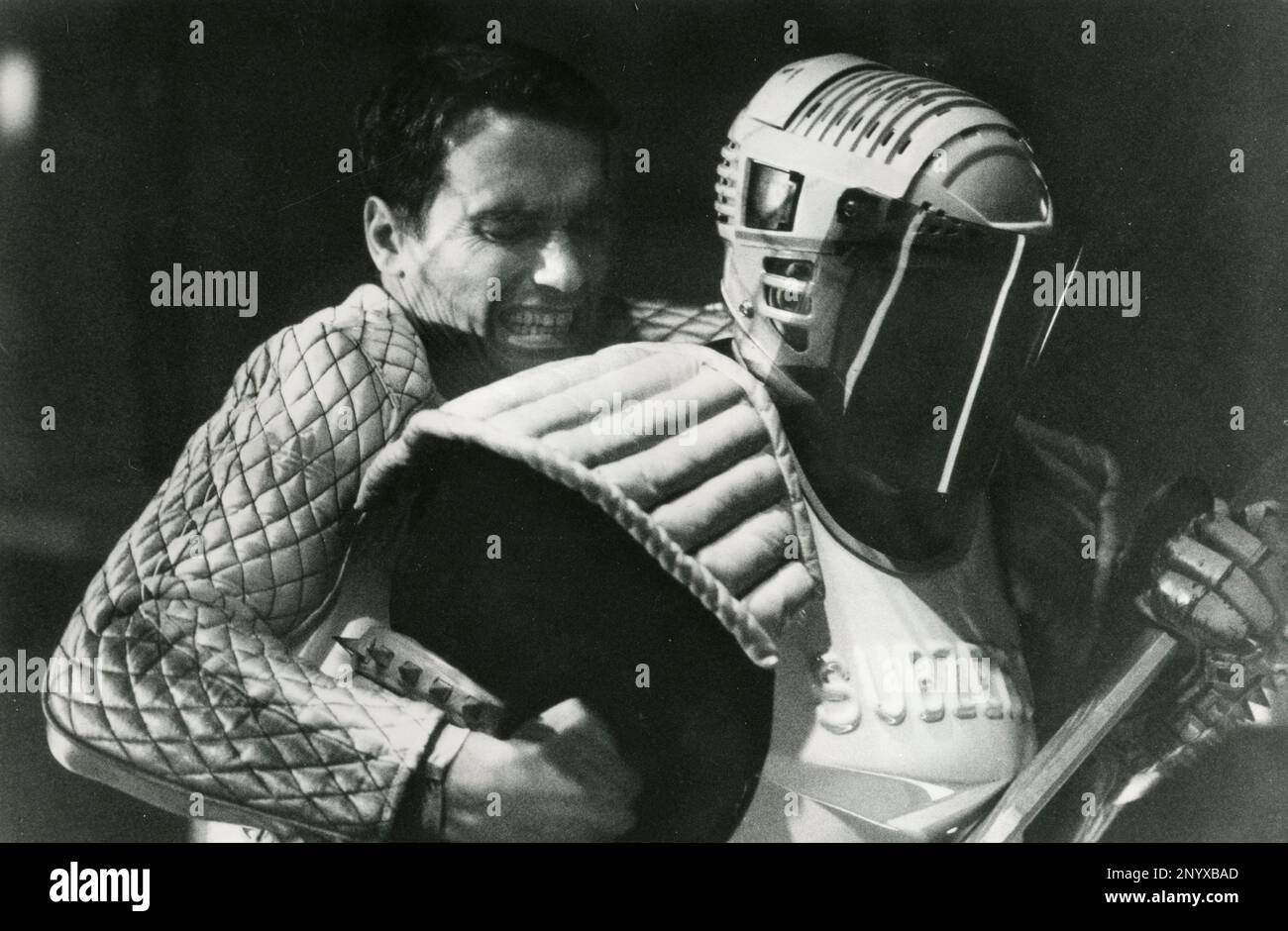 The running man schwarzenegger -Fotos und -Bildmaterial in hoher ...