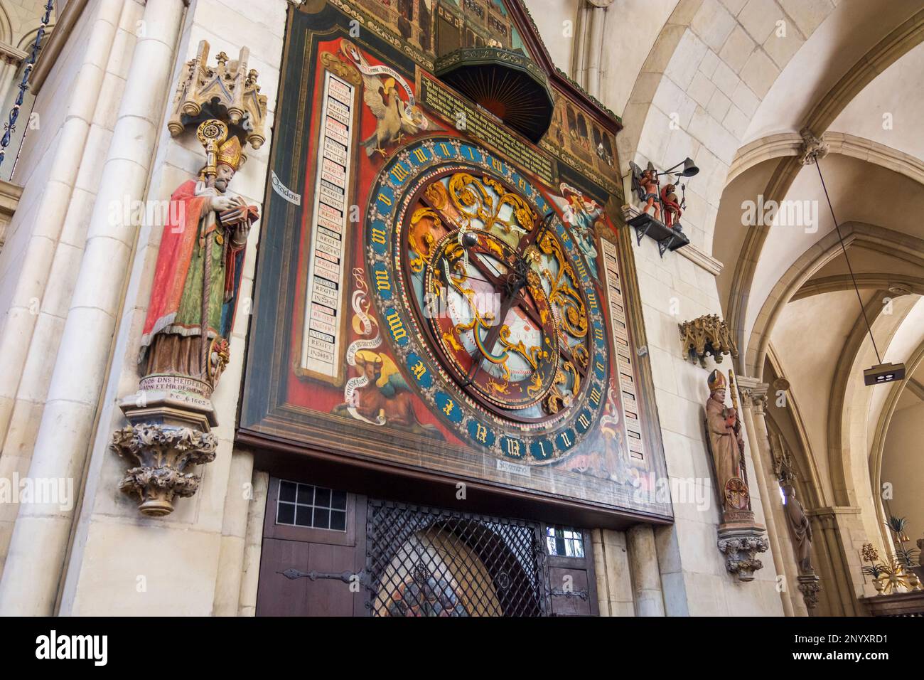 Uhr das glockenspiel -Fotos und -Bildmaterial in hoher Auflösung – Alamy