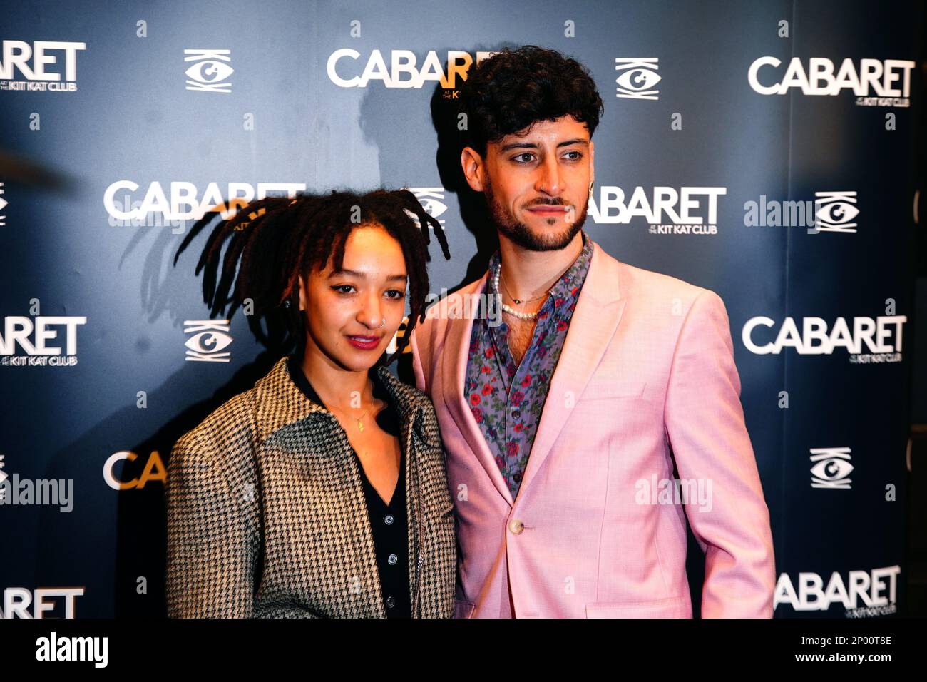 Kabarett im kit kat club -Fotos und -Bildmaterial in hoher Auflösung ...