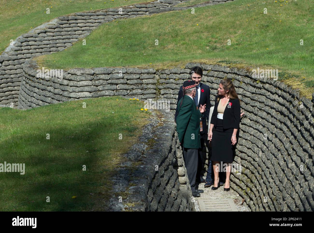Richard Read, whose father was at Vimy Ridge, guides Canadian Prime ...