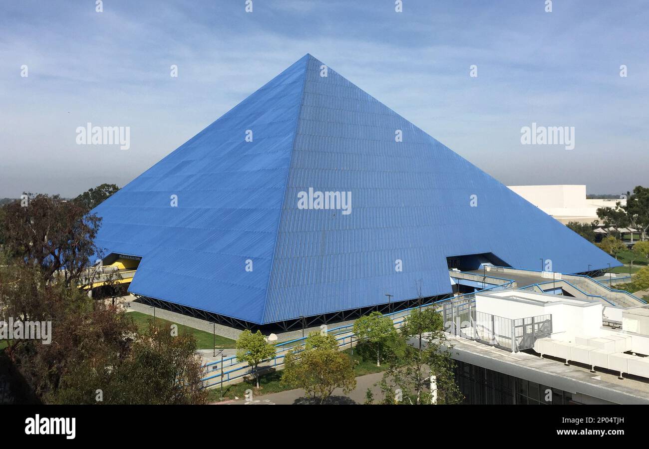 Mar 17, 2017; Long Beach, CA, USA; General overall view of the Walter ...