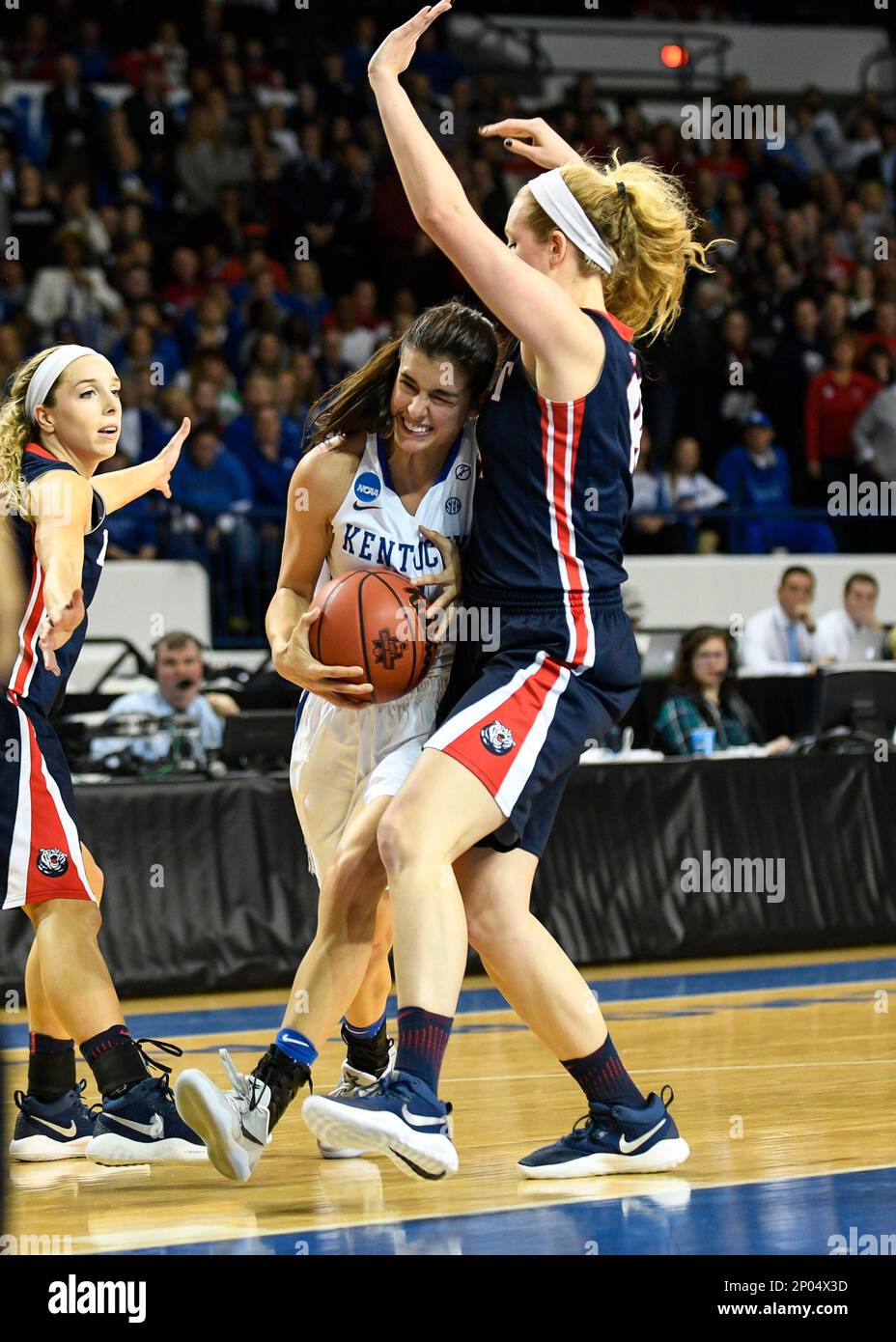 March 17, 2017 Kentucky Wildcats guard Maci Morris (4) tries to draw a ...
