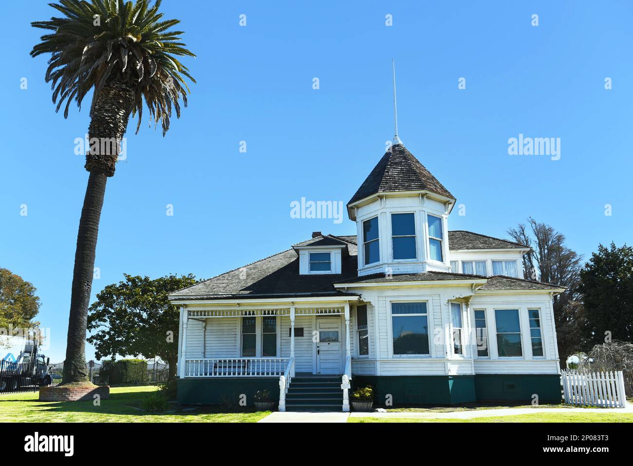 Queen anne architektonischen stil -Fotos und -Bildmaterial in hoher ...