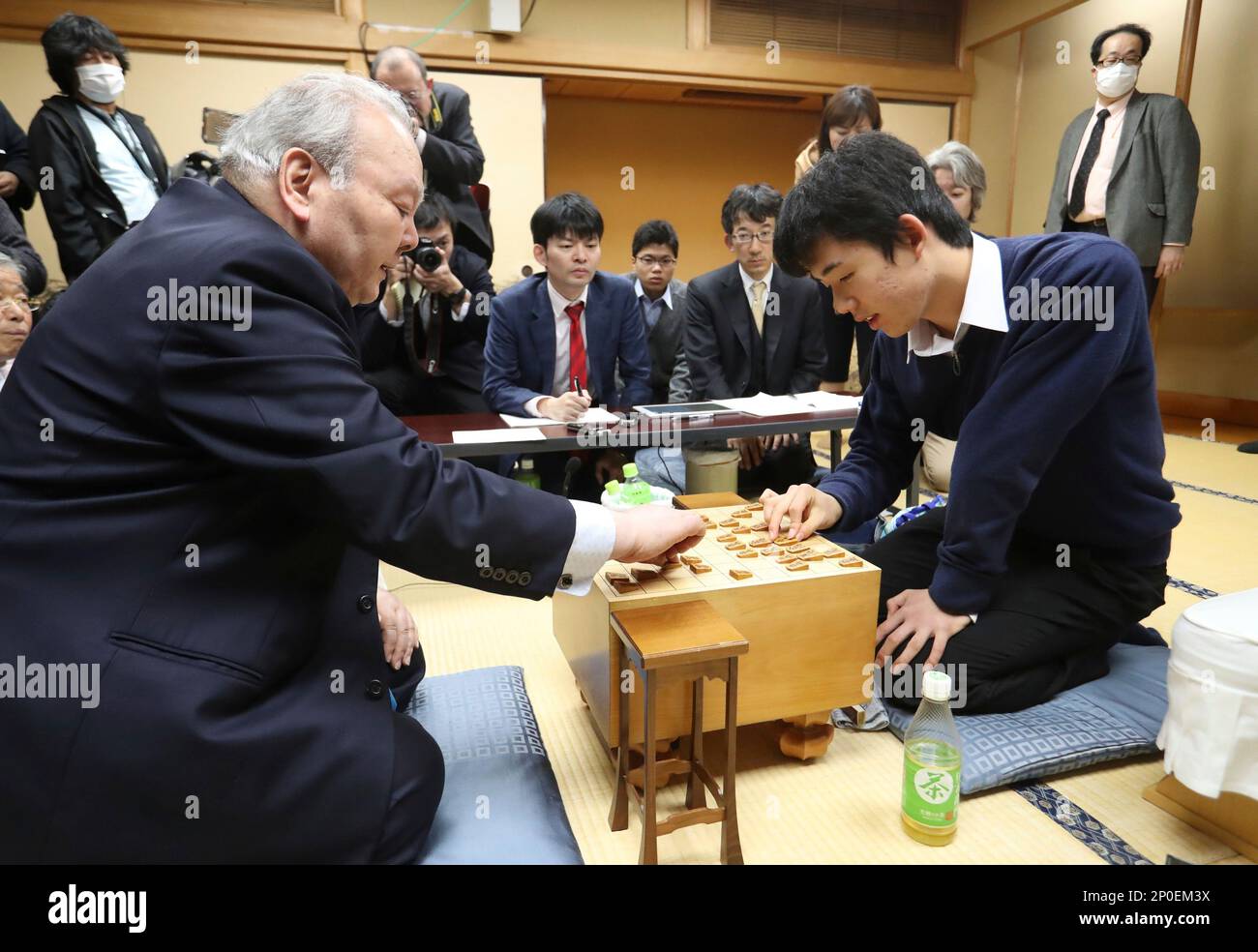 14-year-old Sota Fujii (R), the youngest professional shogi player ...