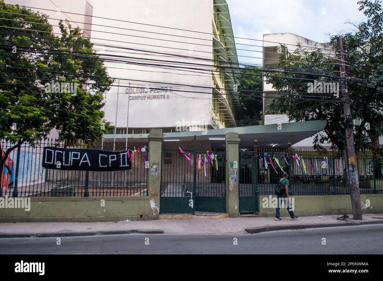 RIO DE JANEIRO - RJ - 1/11/2016 - OCUPAÇÃO DO COLÉGIO PEDRO II - Alunos ...