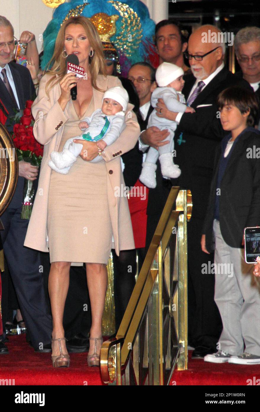 Photo by: AJM/AAD/STAR MAX/IPx20112/16/11Celine Dion, with her husband ...