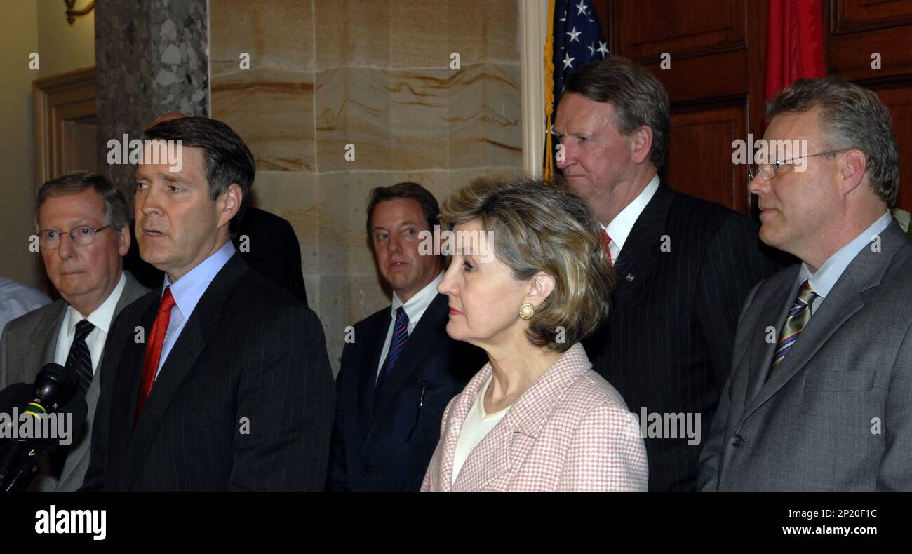 Senate Republicans held a press conference and a photo opportunity in ...