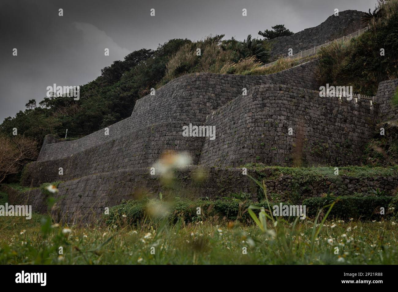 Der Maeda-Steilhang, auch bekannt als „Hacksaw Ridge“, ist ein ...