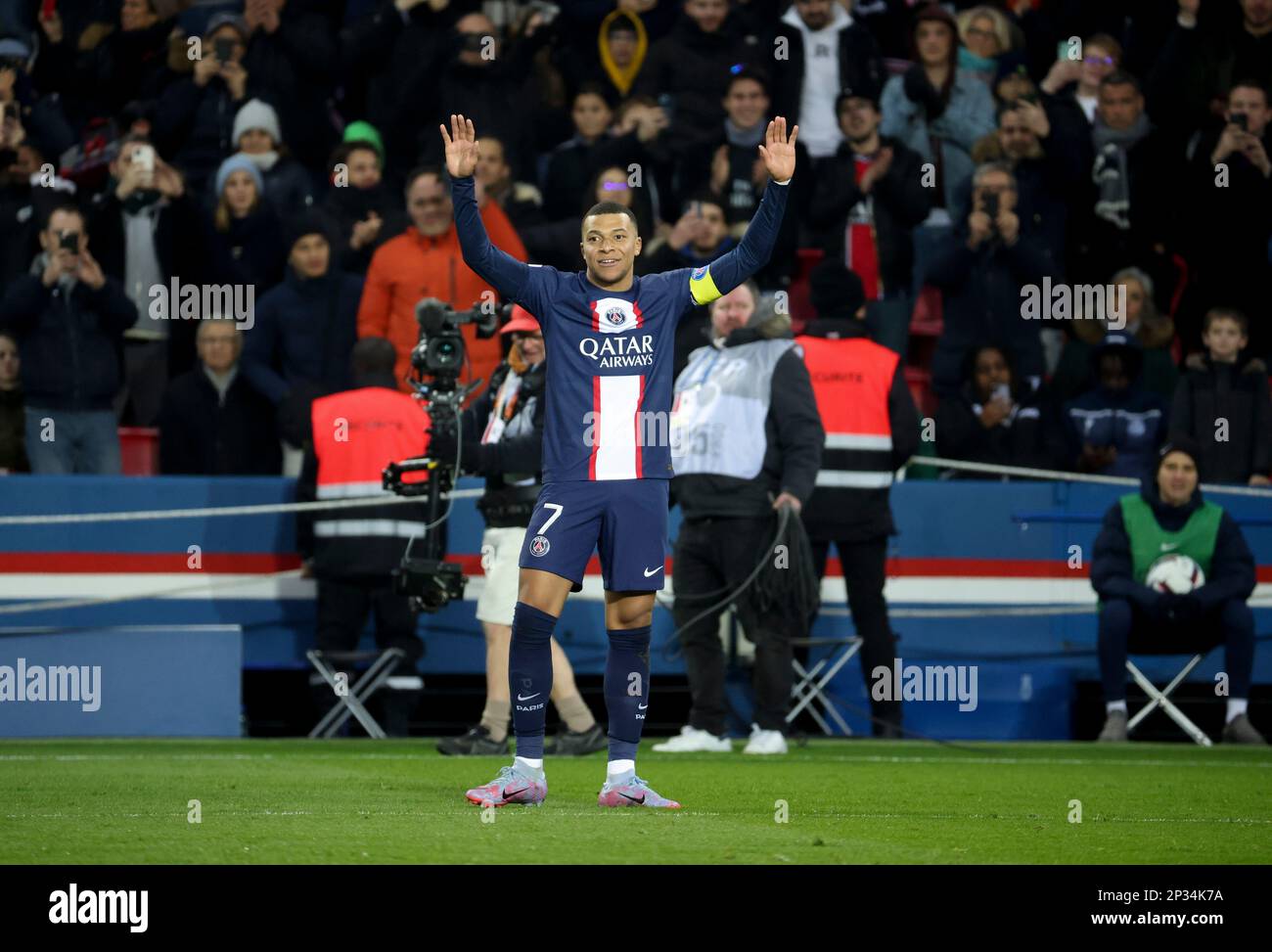 Kylian Mbappe von PSG feiert sein 201. Tor für PSG und wurde am 4. März 2023 im Parc des Princes ...