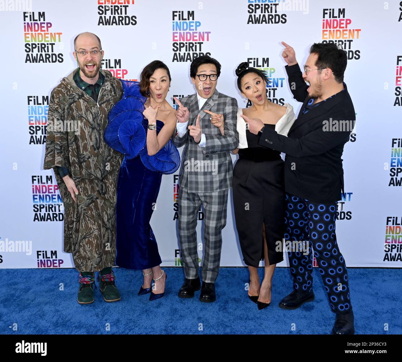 Stephanie hsu michelle yeoh -Fotos und -Bildmaterial in hoher Auflösung ...