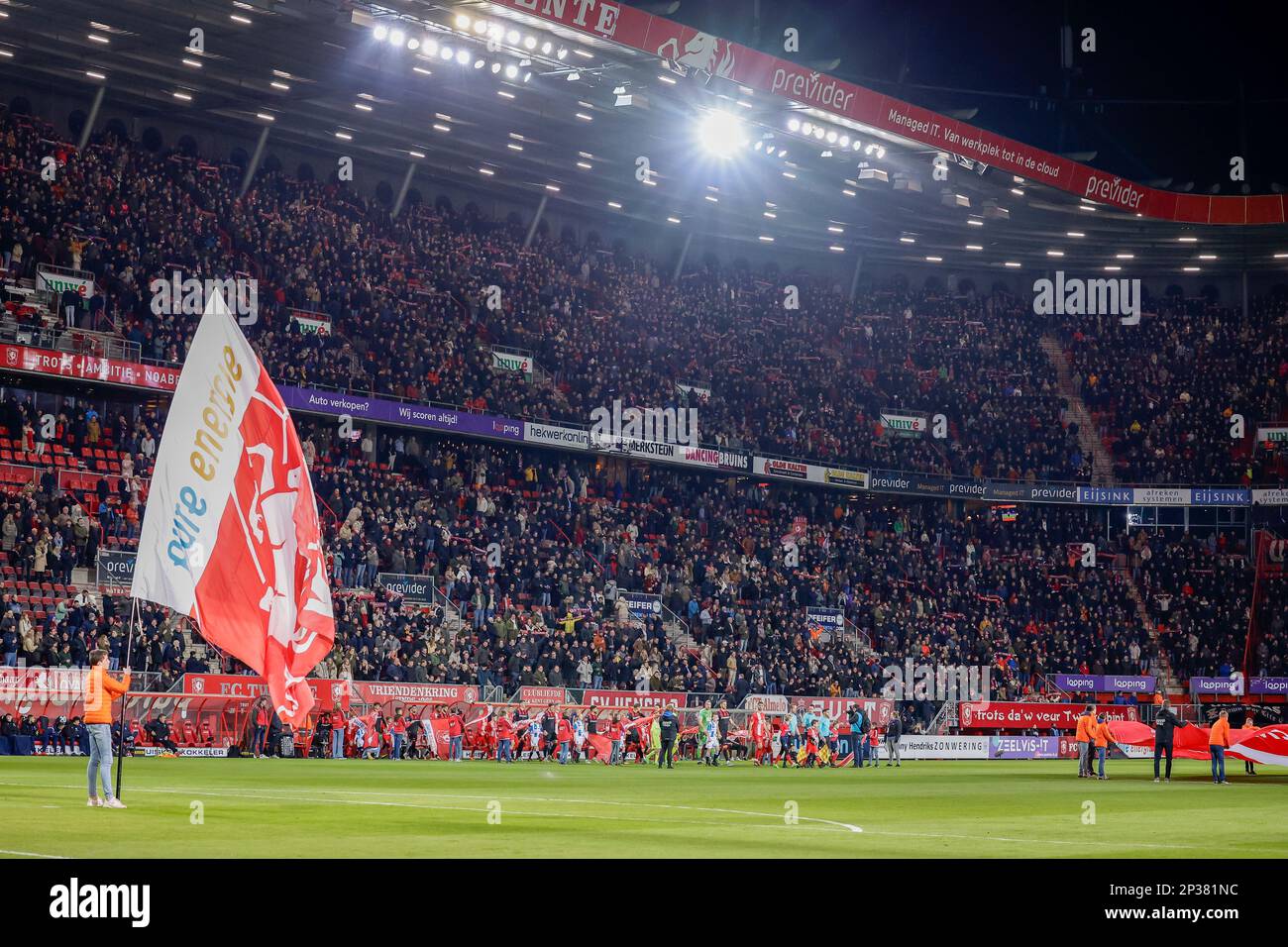 04-03-2023: Sport: Twente gegen Heerenveen ENSCHEDE, NIEDERLANDE - MÄRZ ...