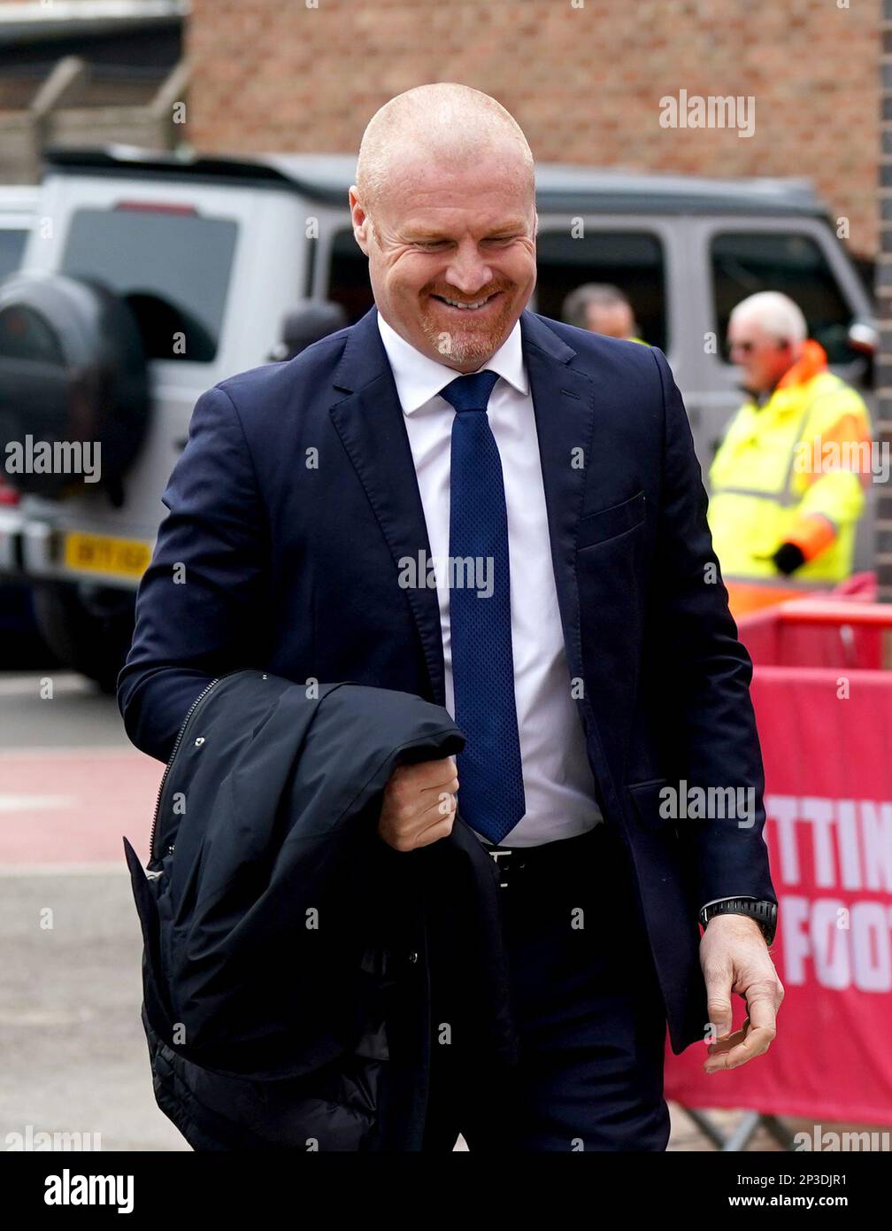 Everton-Manager Sean Dyche kommt vor dem Premier League-Spiel auf dem ...