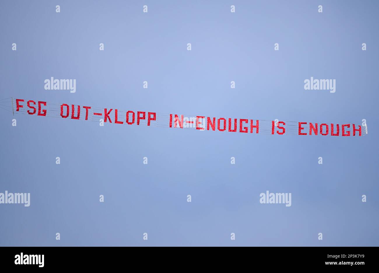 Vor dem Spiel der Premier League in Anfield, Liverpool, wird über das ...