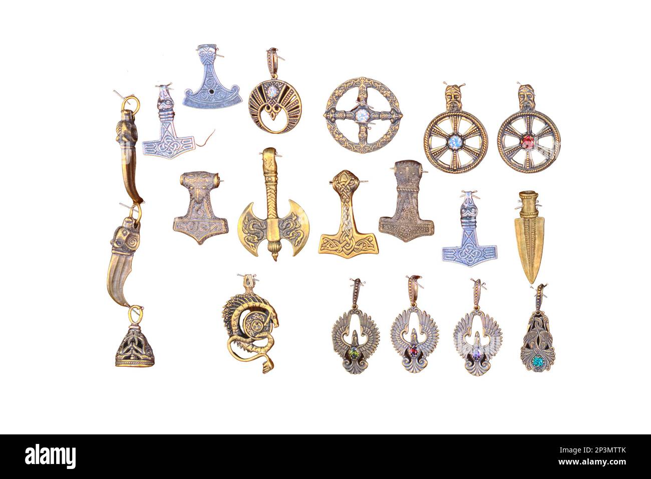 Sammlung antiker Zeichen und Amulette, isoliert auf weißem Hintergrund ...