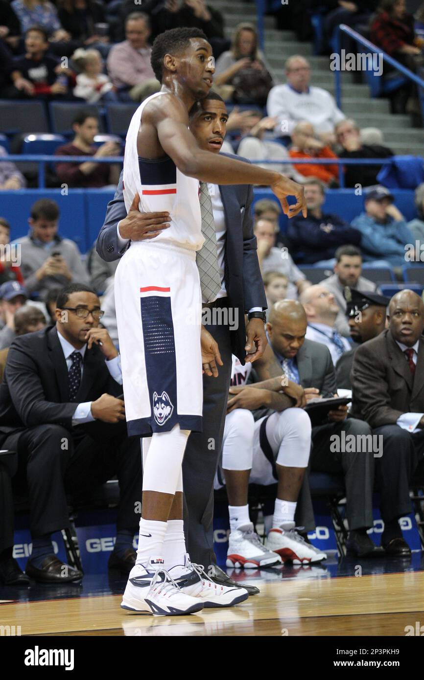 December 14, 2014: UConn Huskies head coach Kevin Ollie has a word with ...