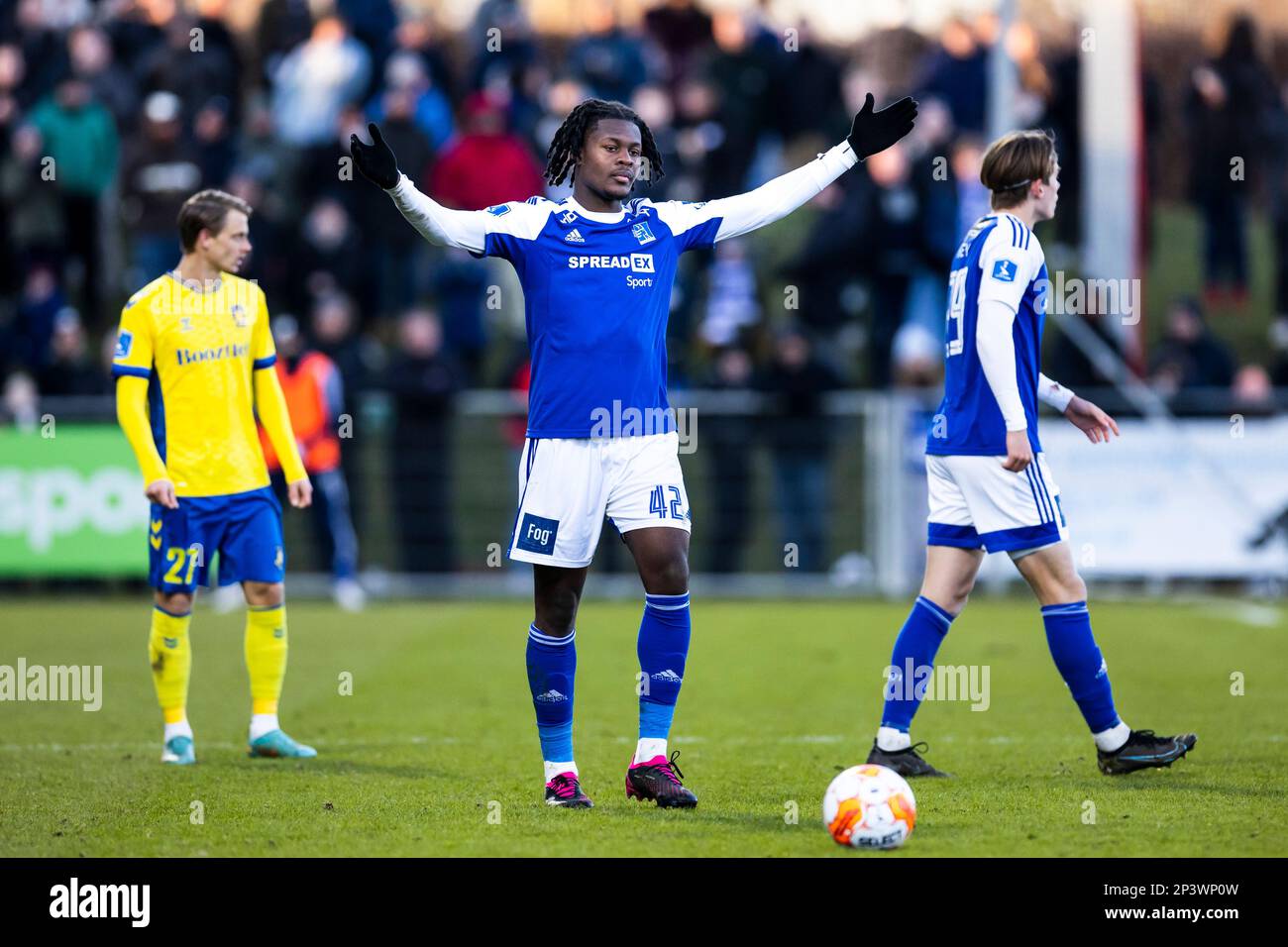 Tochi philchukwuani -Fotos und -Bildmaterial in hoher Auflösung – Alamy