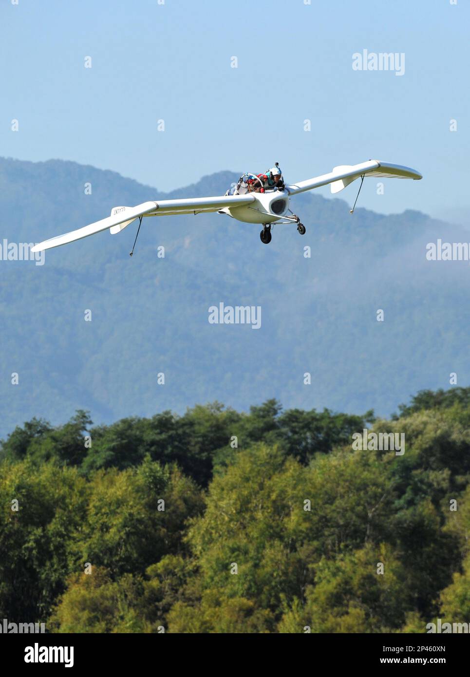 A small aircraft that looks exactly like the jet-powered glider used by ...