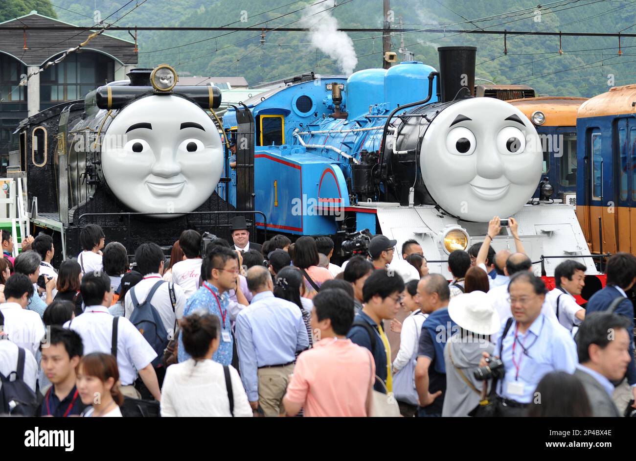 Thomas the Tank Engine (R) lines with his friend Hiro (L), the JNR ...