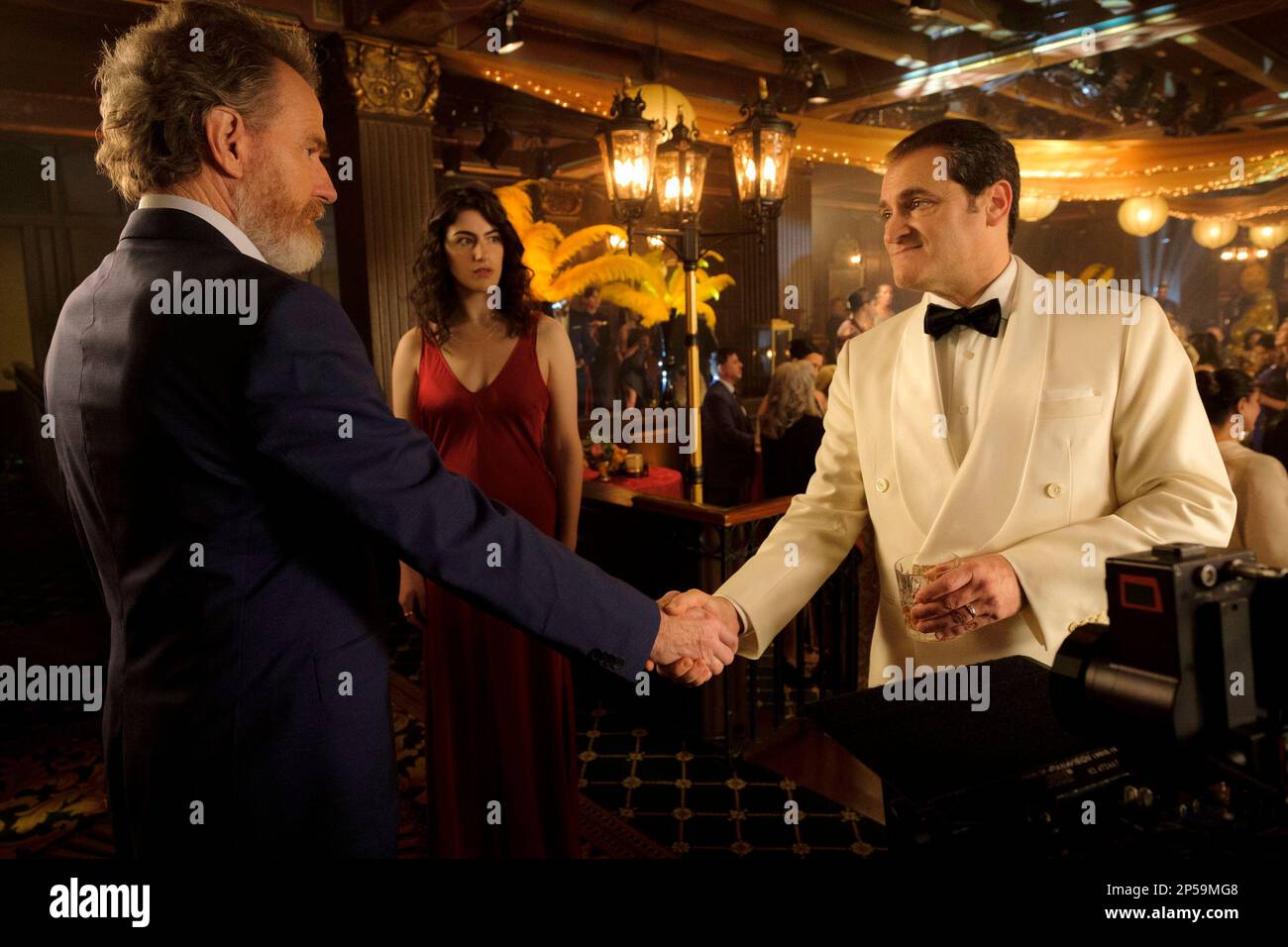 EUER EHREN, von links: Bryan Cranston, Lilli Kay, Michael Stuhlbarg ...