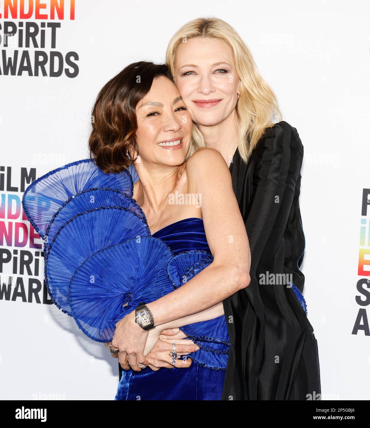 Santa Monica, Kalifornien - 04. März 2023: Michelle Yeoh und Cate ...