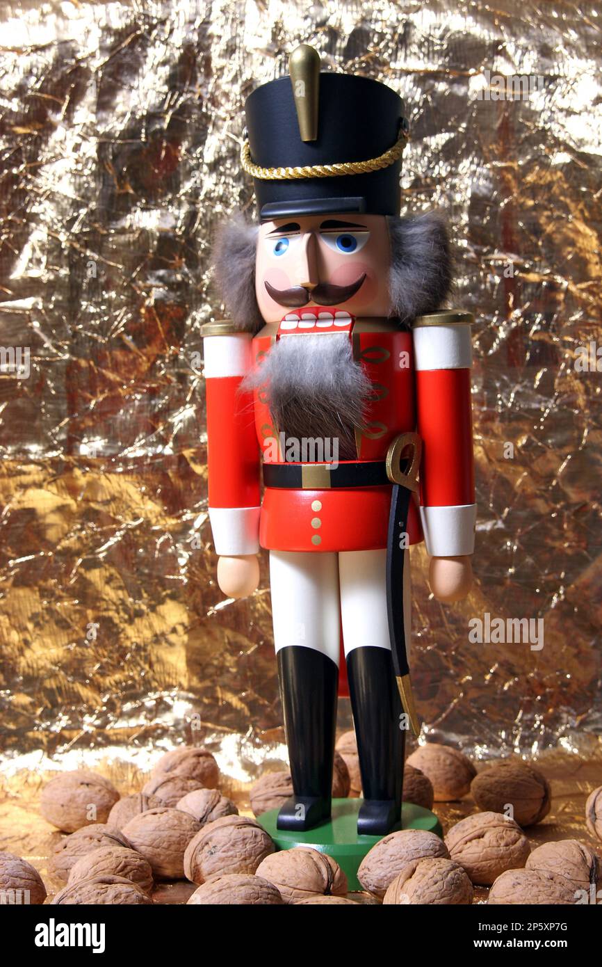 Weihnachtsnussknacker aus holz -Fotos und -Bildmaterial in hoher Auflösung – Alamy