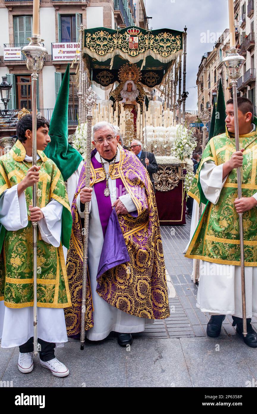 Priester und Altar-Kellner in Prozession, Schwesternschaft von JesÃƒÂºs ...