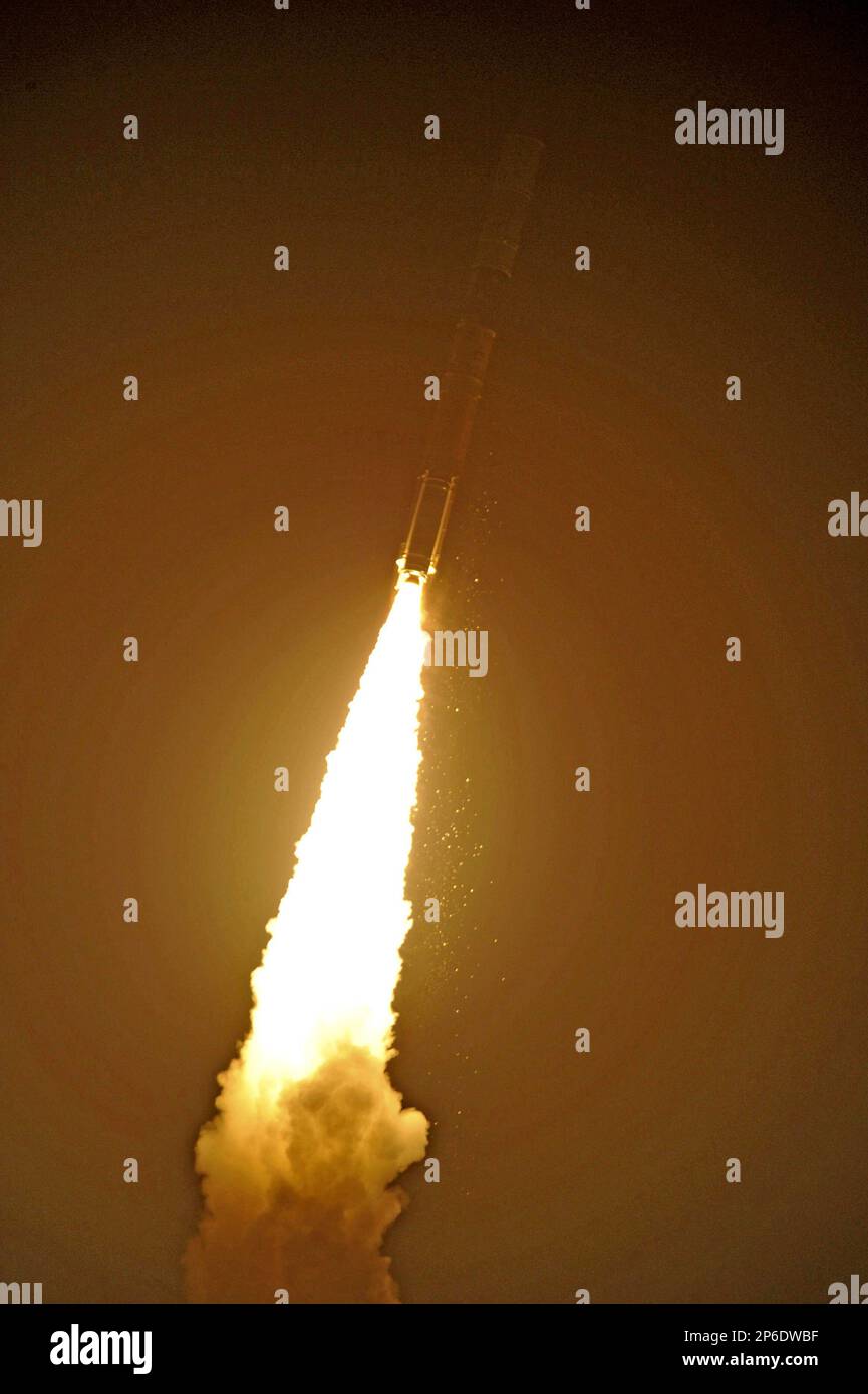 The H-2A rocket lifts off from Tanagashima Space Center of the Japan ...