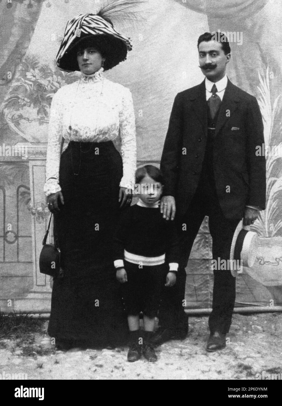 Padre e madre figlio Schwarzweiß-Stockfotos und -bilder - Alamy