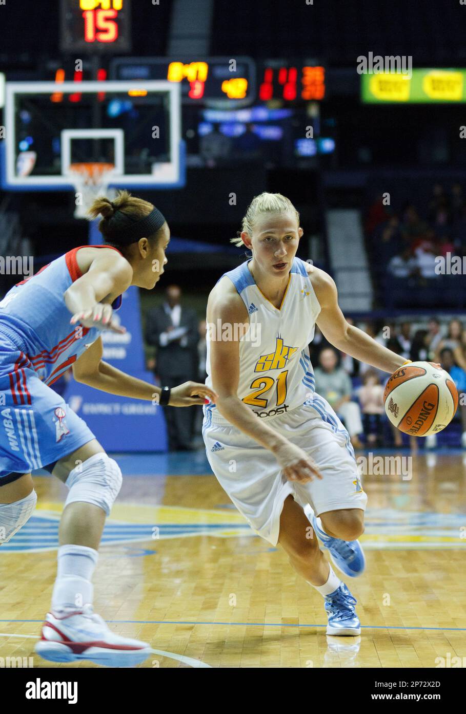 August 23 2011: Courtney Vandersloot of the Chicago Sky drives the lane ...