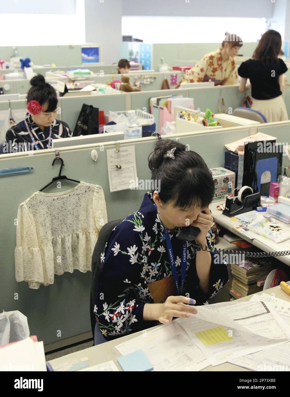 Company employees of AIU Japan start wearing yukata and jinbe on every ...