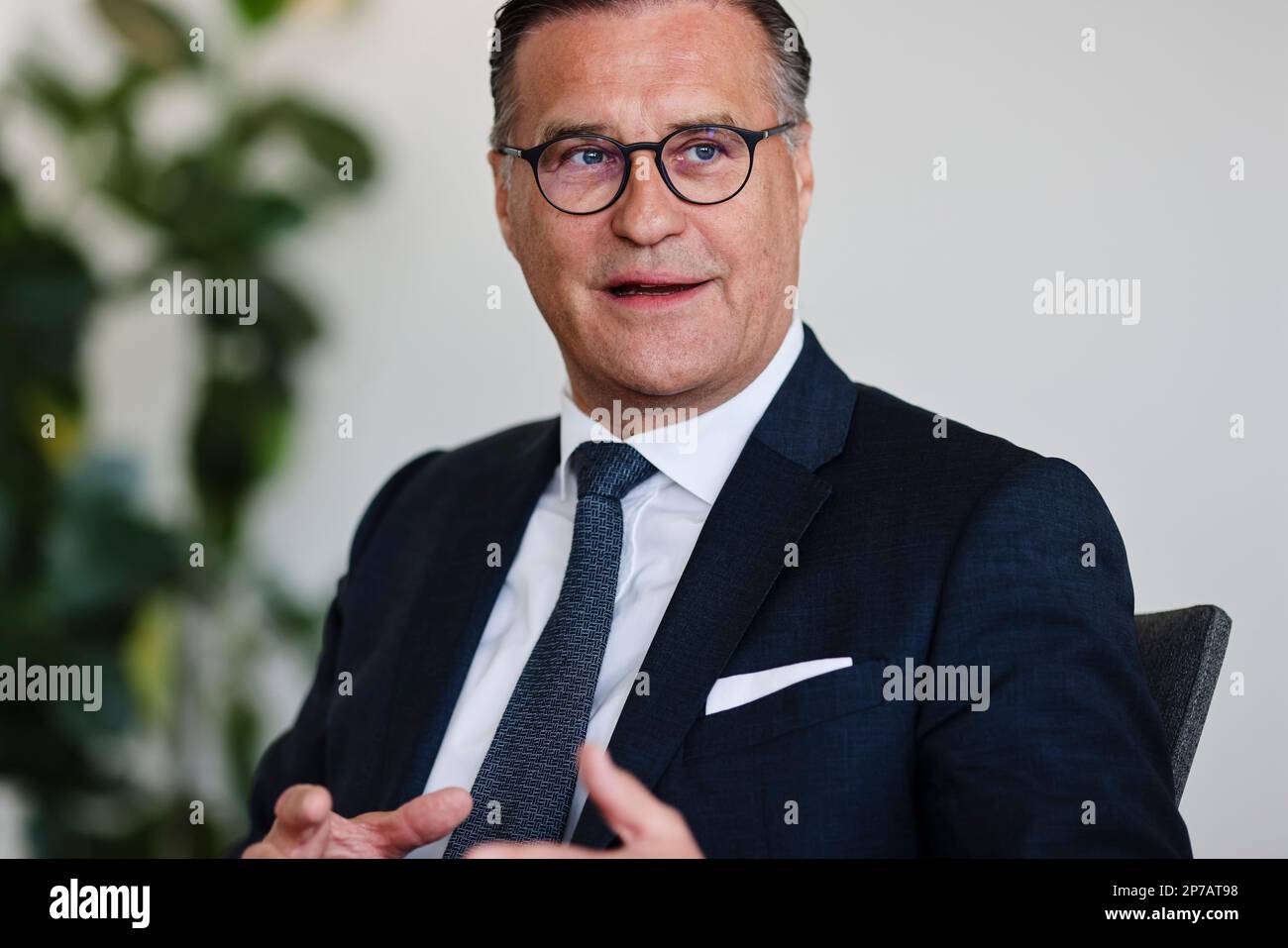 Produce energy -Fotos und -Bildmaterial in hoher Auflösung – Alamy