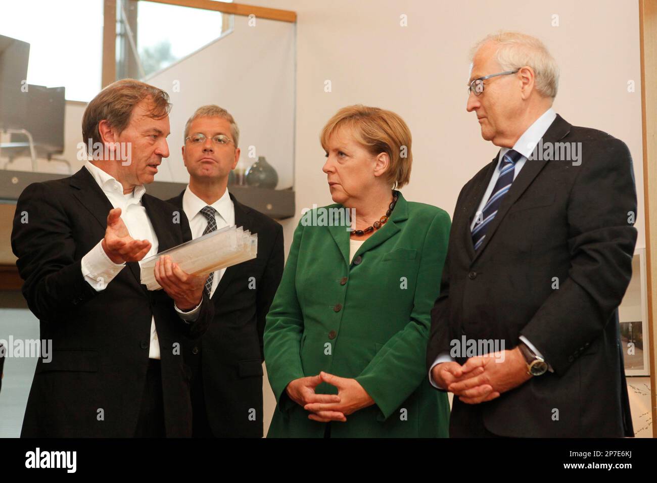 Professor Manfred Hegger von der Technischen Universitaet Darmstadt ...