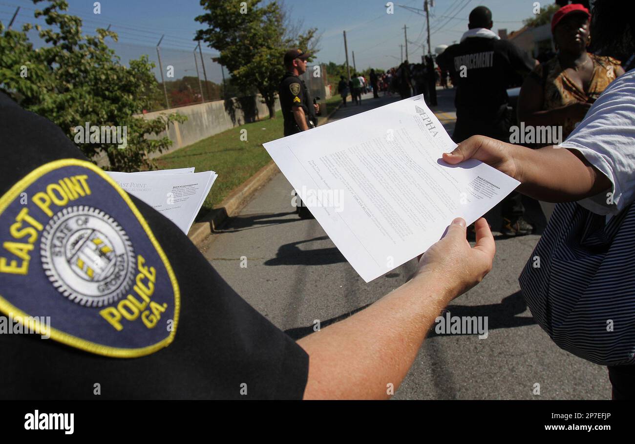 East Point Police give out application forms so large crowds can get ...