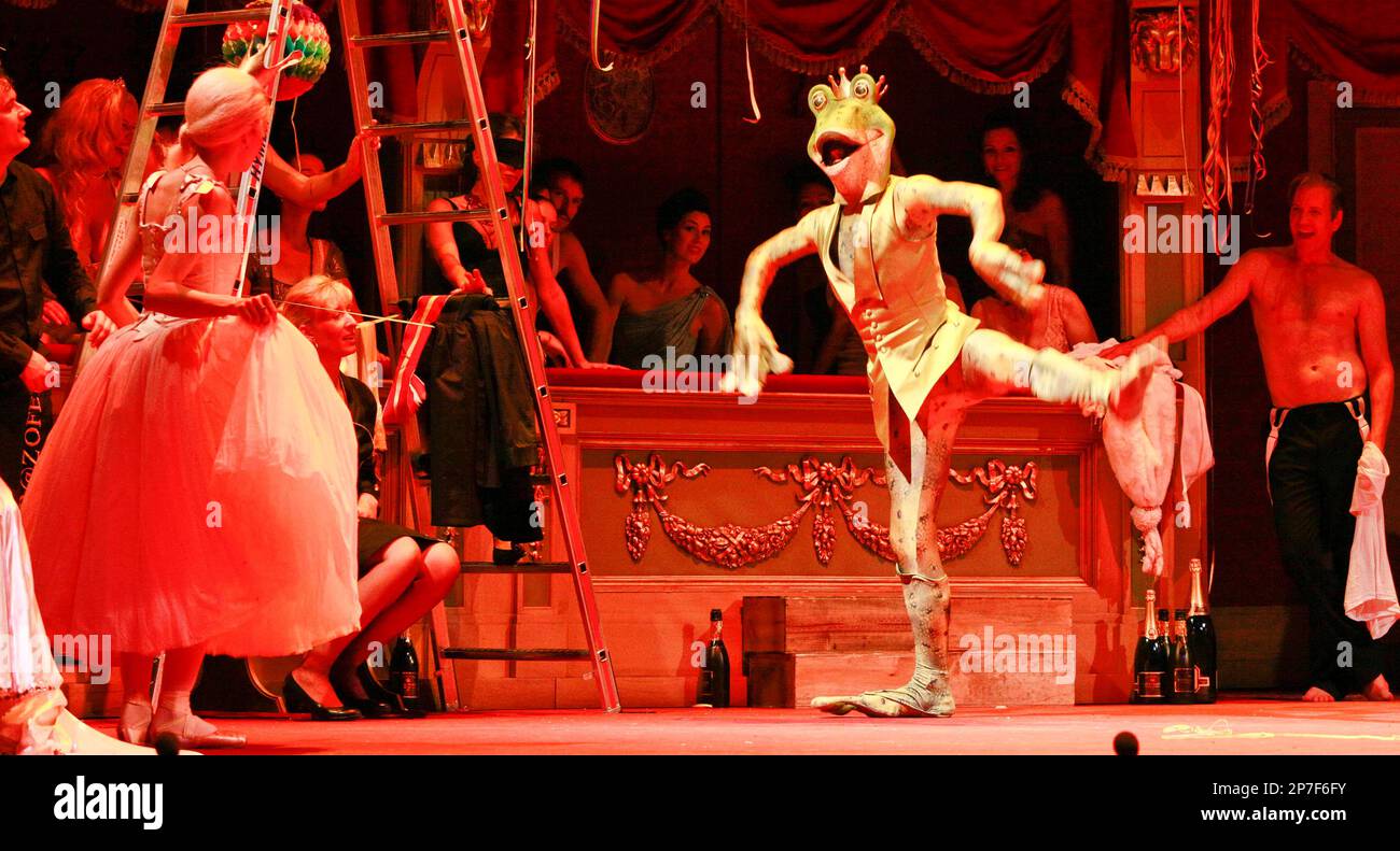 Barbora Kohoutkova und der Rolle als Prinzessin und Paul Kellner in der ...