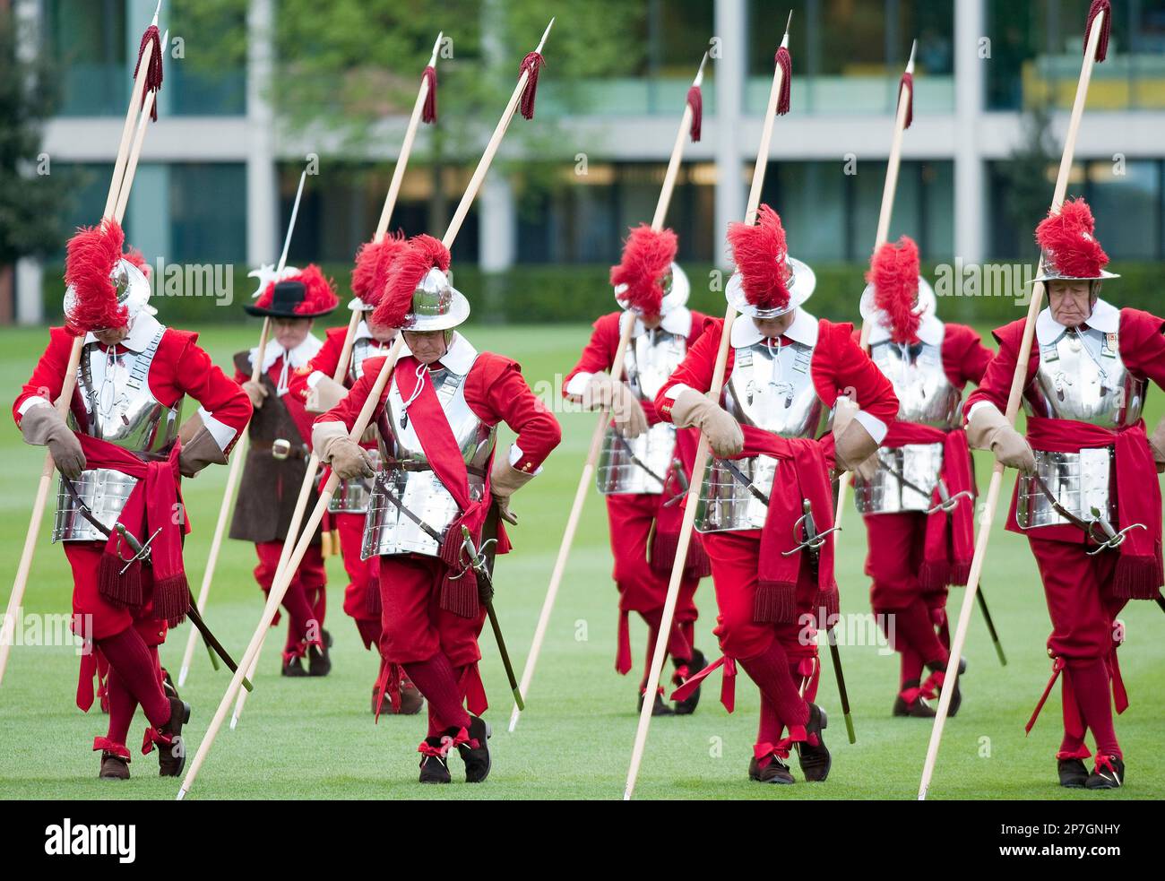 Soldiers of the Pikemen and Musketeers of the Honorable Artillery ...