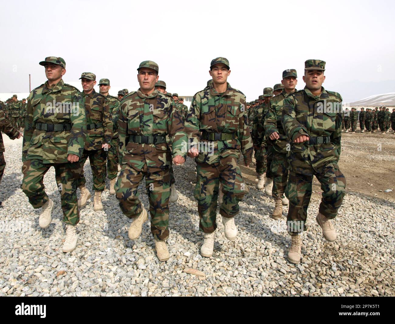Afghan soldiers undergo basic military training following instructions ...