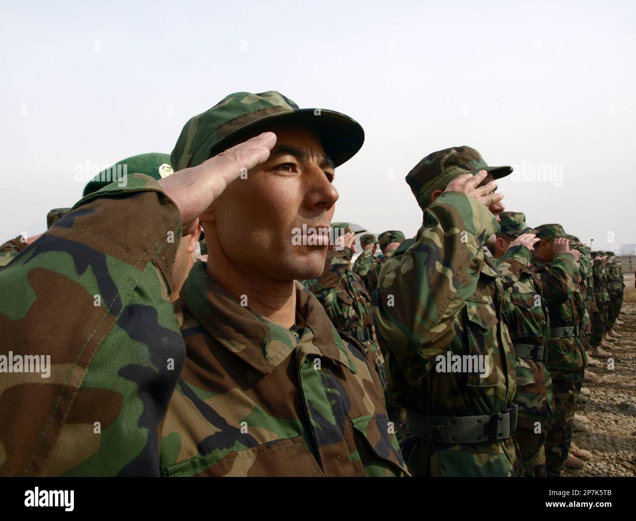 Afghan soldiers undergo basic military training following instructions ...