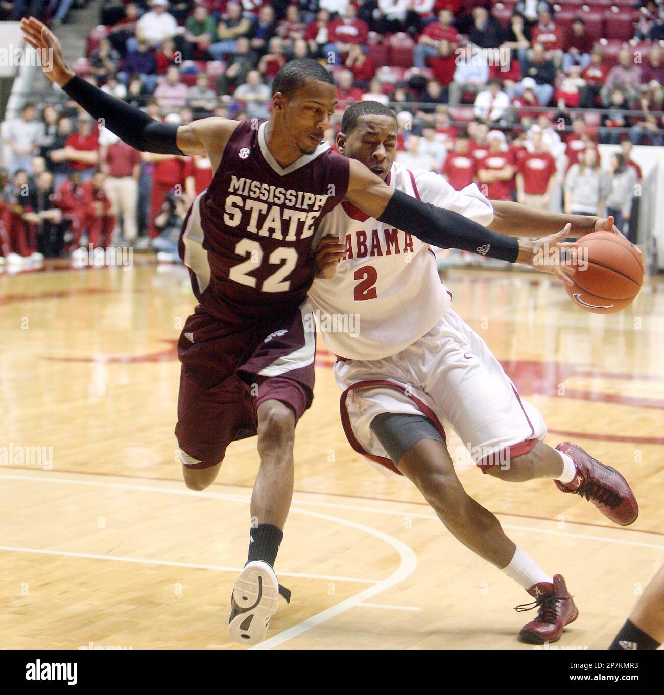Mississippi State's Barry Stewart (22) reaches to block Alabama's ...