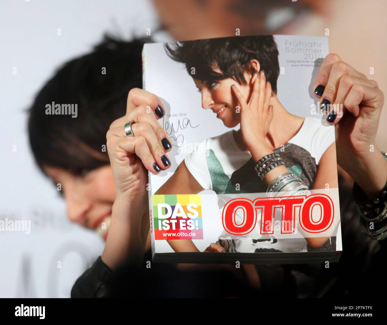 Die Saengerin Nena posiert am Montag, 18. Januar 2010 bei der ...