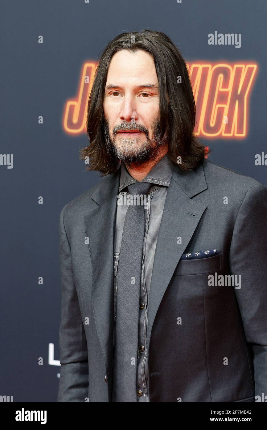Keanu Reeves nimmt am 8. März 2023 in Berlin an der Premiere „John Wick: Chapter 4" im Zoo ...