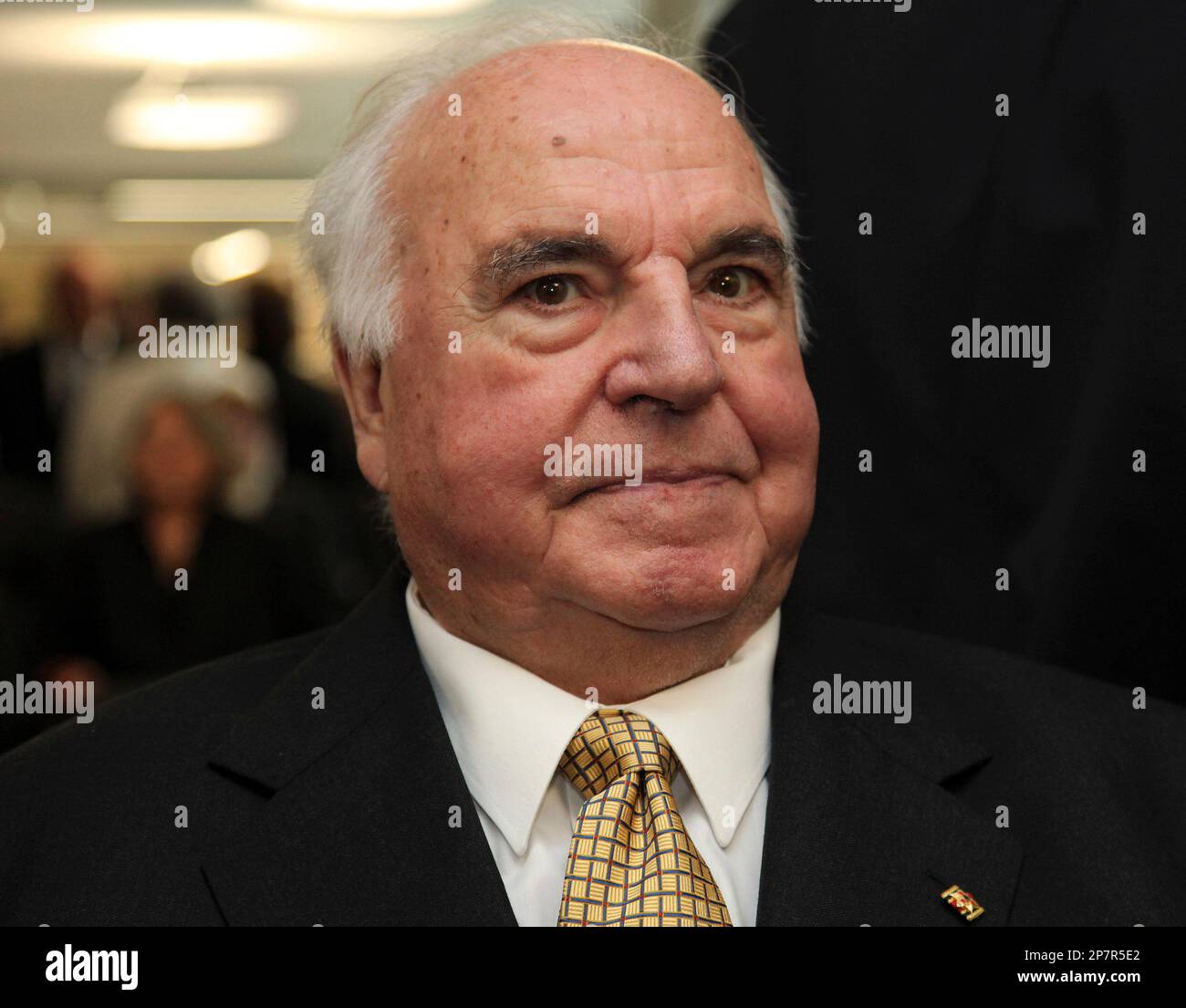 ARCHIV - Altbundeskanzler Helmut Kohl erscheint am 30. September 2009 ...