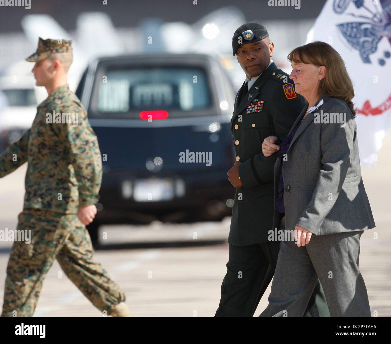 The hearse carrying the casket of Fort Hood victim Capt. John Paul ...