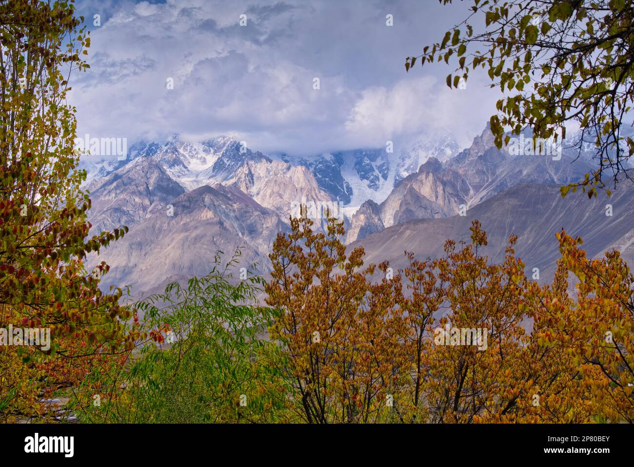 Hoper Valley befindet sich im Bezirk Nagar Valley im Bezirk Hunza Nagar ...