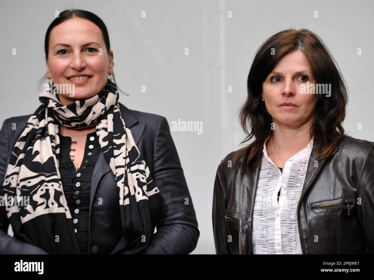 Die beiden Maria-Darstellerinnen fuer die Passionsspiele 2010 Ursula ...