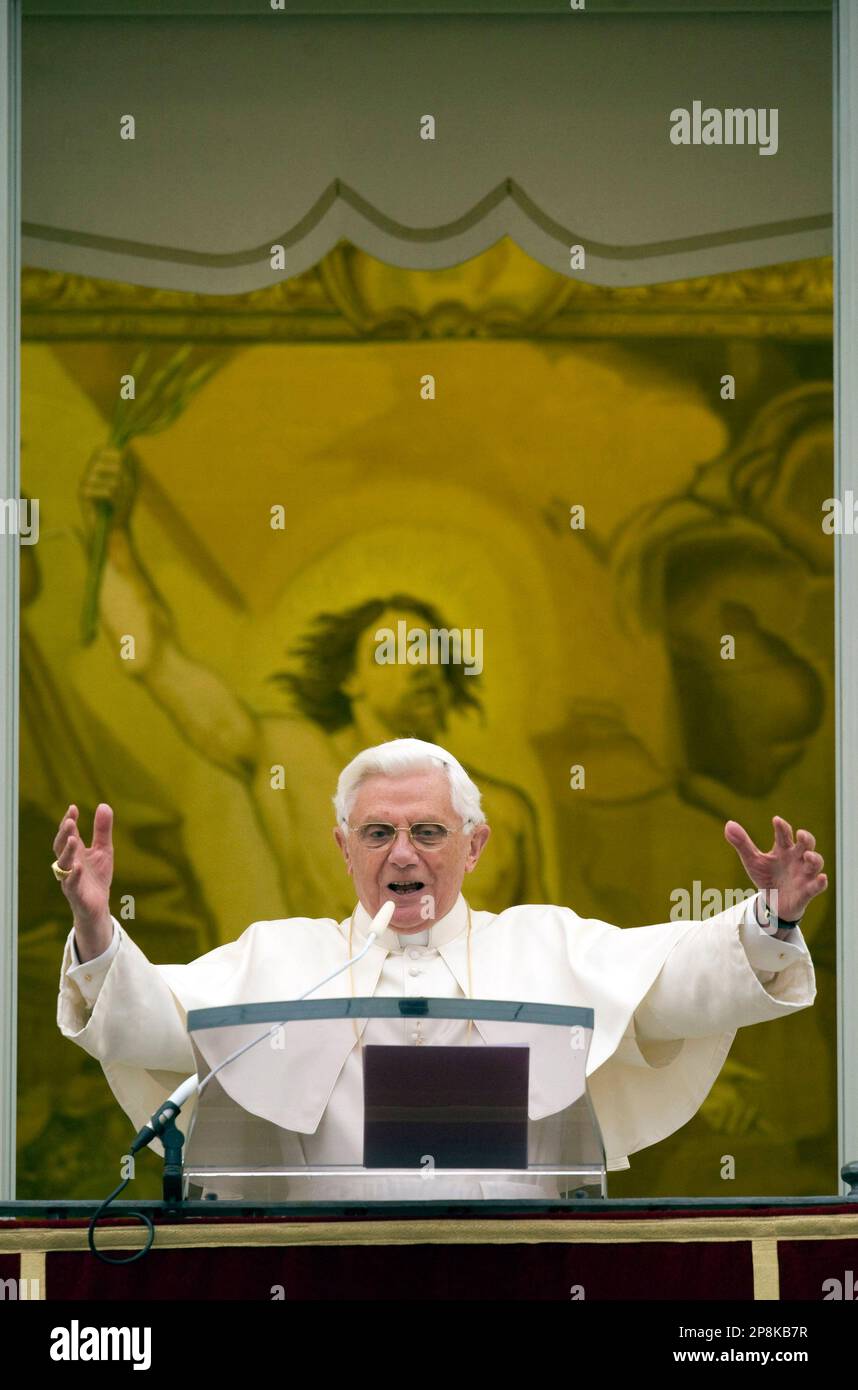 Pope Benedict XVI celebrates the Regina Coeli prayer from the window of ...